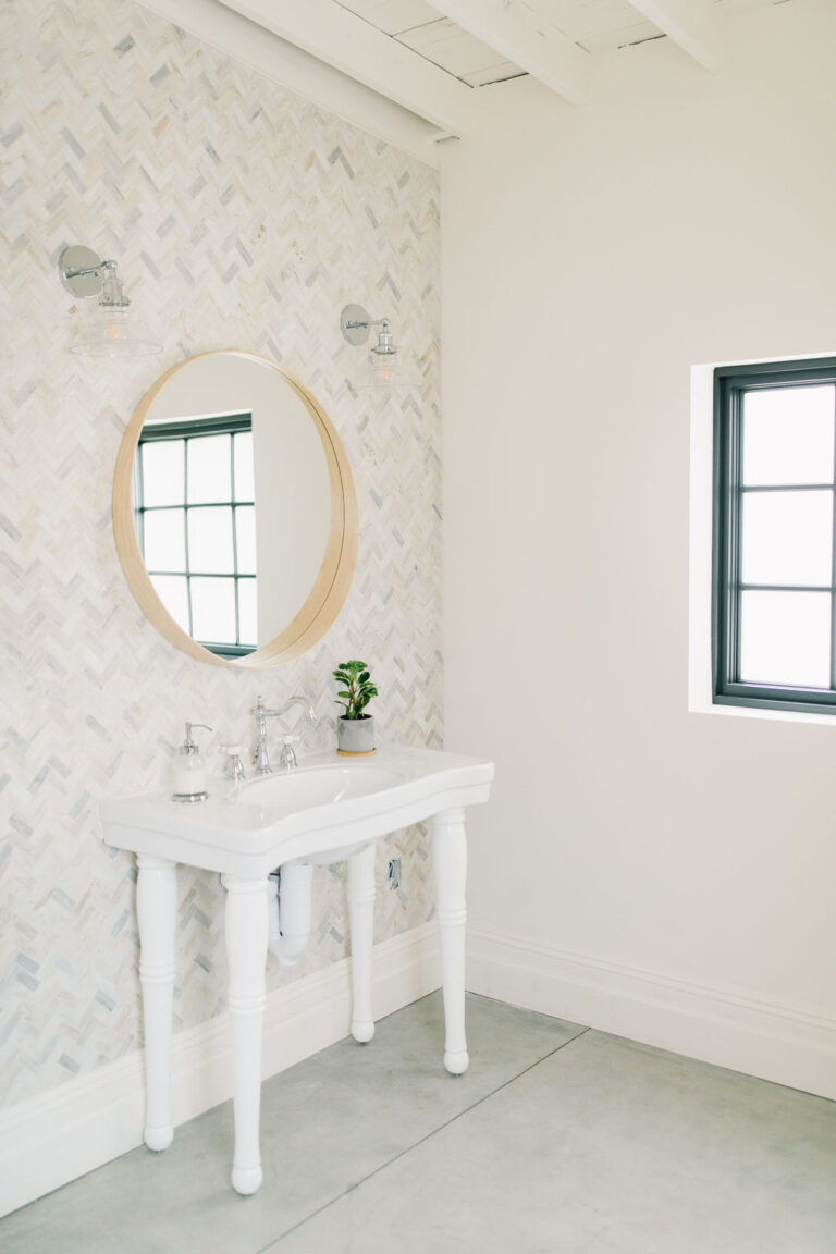Sandy Studio – White Space Studios